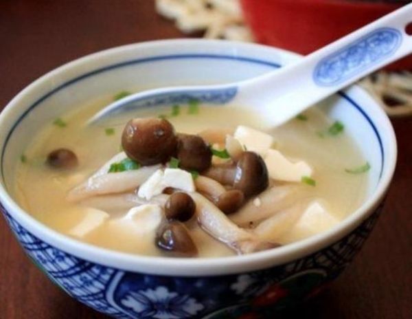 草菇汤怎么做好喝_草菇汤的做法步骤-第1张图片-山城妙识