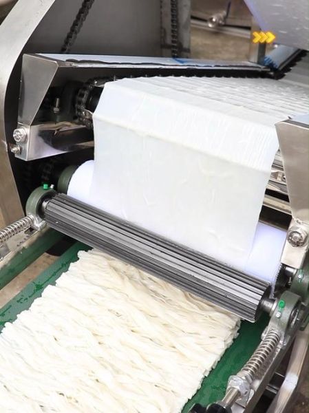 河粉加工设备多少钱一台_河粉机生产线怎么选-第1张图片-山城妙识