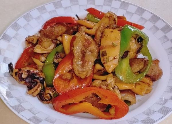 墨鱼干和什么菜一起炒_墨鱼干炒什么菜好吃-第1张图片-山城妙识