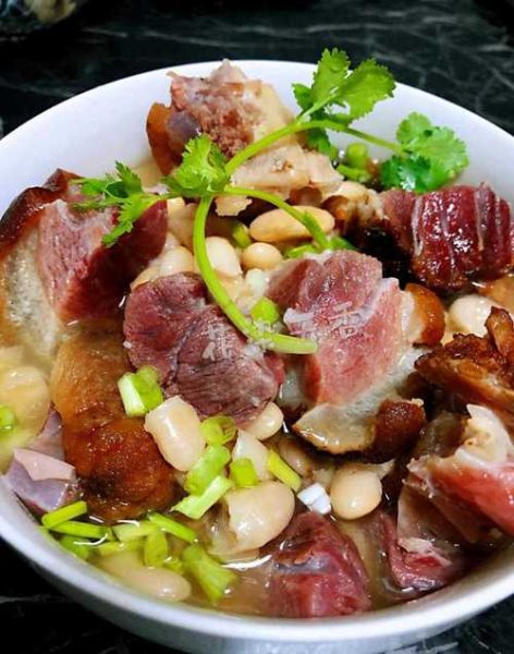 腊猪蹄炖什么配菜好吃_腊猪蹄炖多久才软烂-第1张图片-山城妙识 腊猪蹄炖什么配菜好吃_腊猪蹄炖多久才软烂-第1张图片-山城妙识