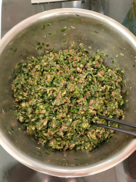 芹菜猪肉饺子馅怎么做_芹菜猪肉饺子馅的家常做法-第2张图片-山城妙识