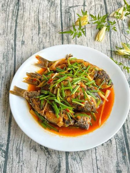 葱烧鲫鱼怎么做_家常做法步骤详解-第2张图片-山城妙识 葱烧鲫鱼怎么做_家常做法步骤详解-第2张图片-山城妙识