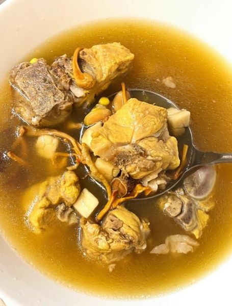 五指毛桃配什么煲汤除湿_五指毛桃祛湿汤最佳搭配-第1张图片-山城妙识 五指毛桃配什么煲汤除湿_五指毛桃祛湿汤最佳搭配-第1张图片-山城妙识