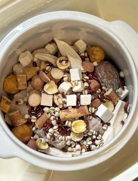 五指毛桃配什么煲汤除湿_五指毛桃祛湿汤最佳搭配-第2张图片-山城妙识 五指毛桃配什么煲汤除湿_五指毛桃祛湿汤最佳搭配-第2张图片-山城妙识