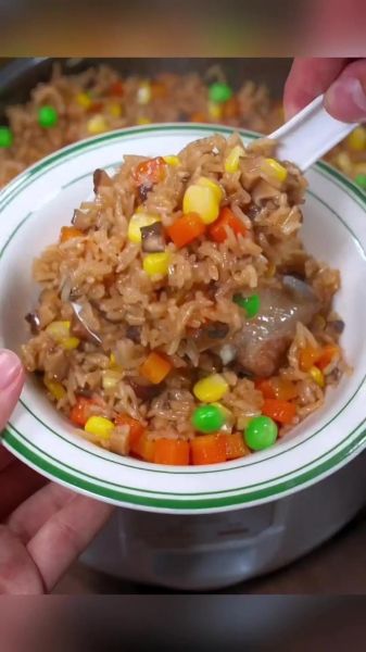 排骨米饭怎么做_排骨米饭视频教程-第2张图片-山城妙识