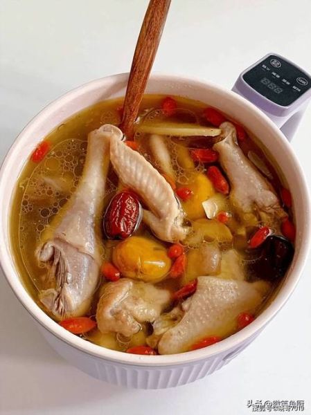 炖鸡汤里面放什么好吃_炖鸡汤加什么料更香-第3张图片-山城妙识