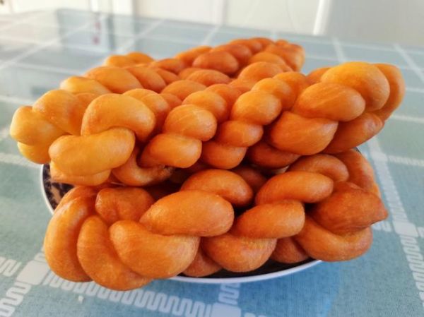 家常炸麻花怎么做_炸麻花用什么面粉-第1张图片-山城妙识