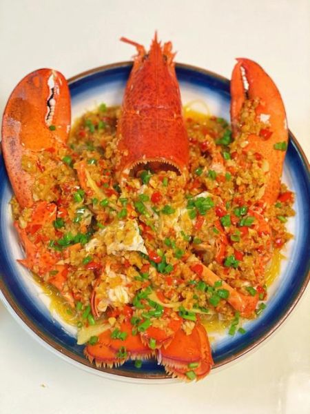 蒜蓉蒸龙虾仔怎么做_蒜蓉蒸龙虾仔蒸多久-第1张图片-山城妙识