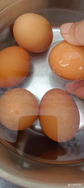 怎么煮鸡蛋好剥皮_鸡蛋煮多久好剥皮-第2张图片-山城妙识