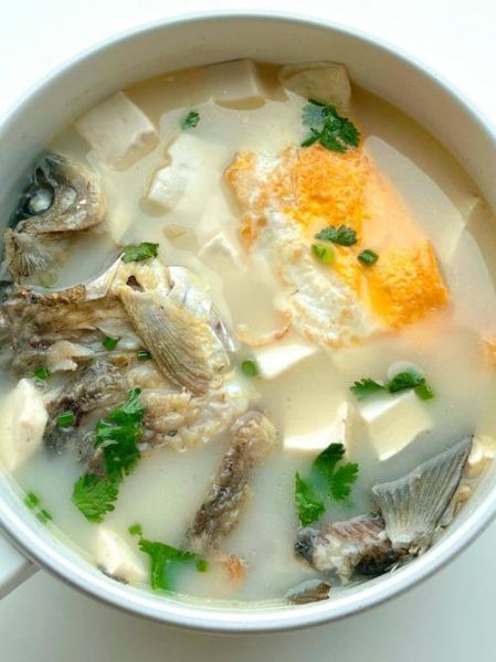 鱼汤怎么炖才白_鱼汤的做法步骤-第2张图片-山城妙识