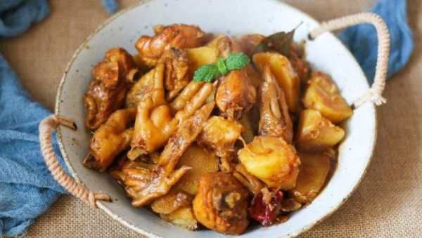 鸡肉炖多久放土豆_什么时候加土豆最好-第2张图片-山城妙识