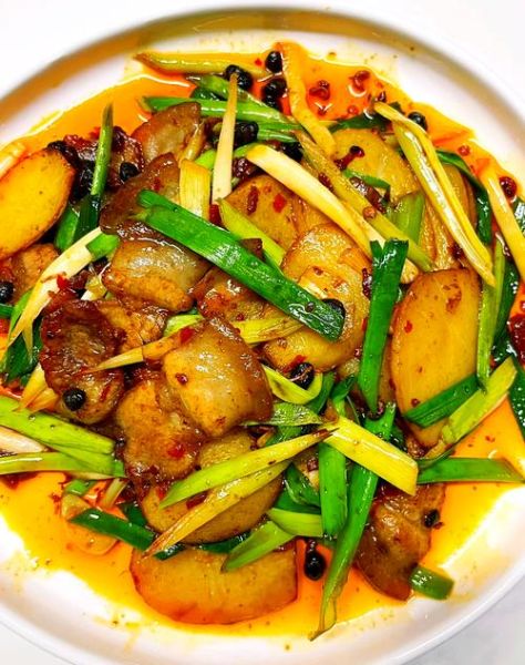 土豆炒肉的家常做法_怎么做才好吃-第2张图片-山城妙识