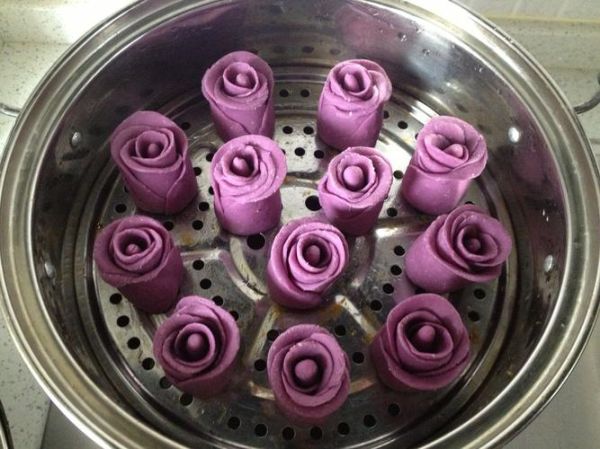 紫薯玫瑰花卷怎么做_紫薯玫瑰花卷最简单的做法-第3张图片-山城妙识