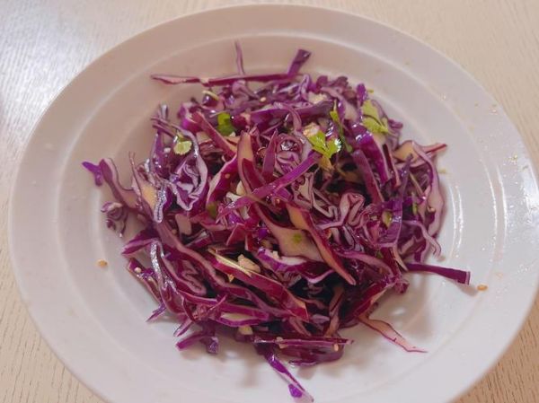 紫包菜凉拌沙拉怎么做_紫甘蓝凉拌需要焯水吗-第3张图片-山城妙识