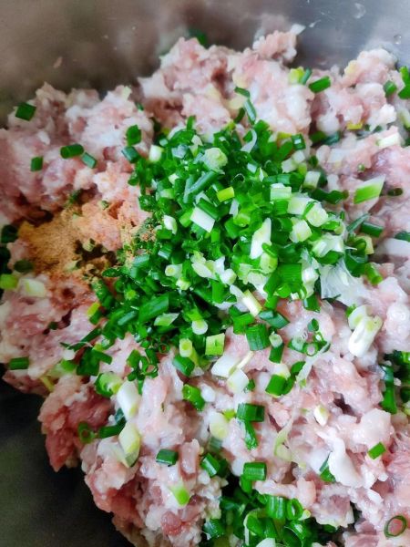 豇豆角饺子馅怎么做_豇豆角饺子馅需要焯水吗-第1张图片-山城妙识