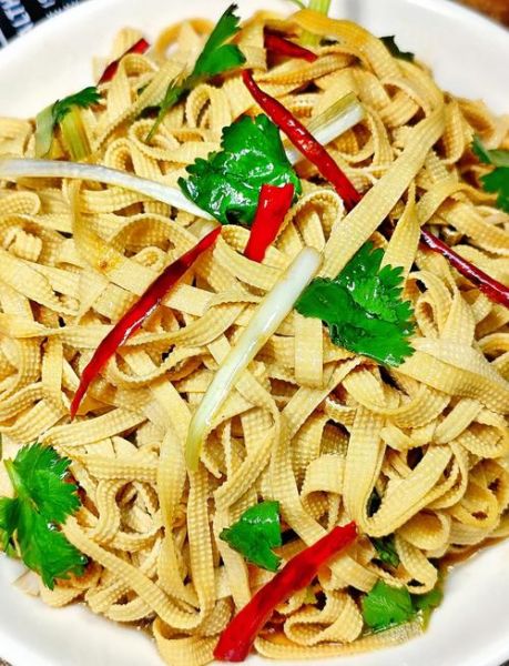 豆腐丝怎么凉拌_豆腐丝凉拌要不要焯水-第1张图片-山城妙识