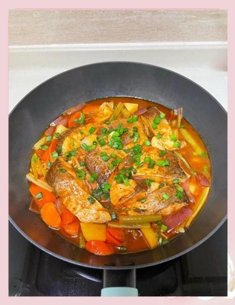 鱼炸了再焖怎么做好吃_鱼炸后焖多久才入味-第1张图片-山城妙识