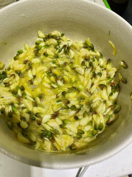 干槐树花怎么吃_干槐树花做法大全-第2张图片-山城妙识