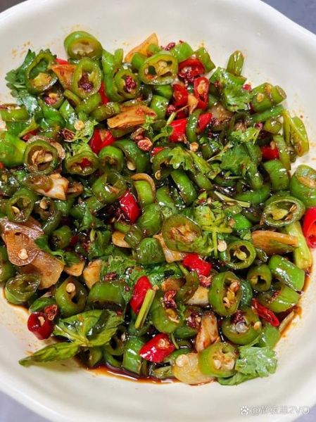 青辣椒怎么腌制又脆又辣_家庭版青辣椒腌制方法-第2张图片-山城妙识