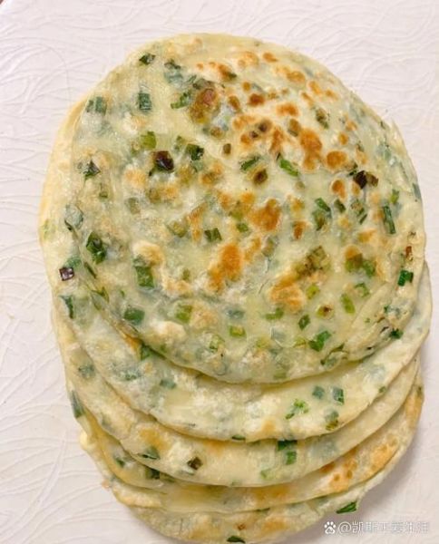 葱花油饼的家常做法_葱花油饼怎么做好吃又松软-第3张图片-山城妙识