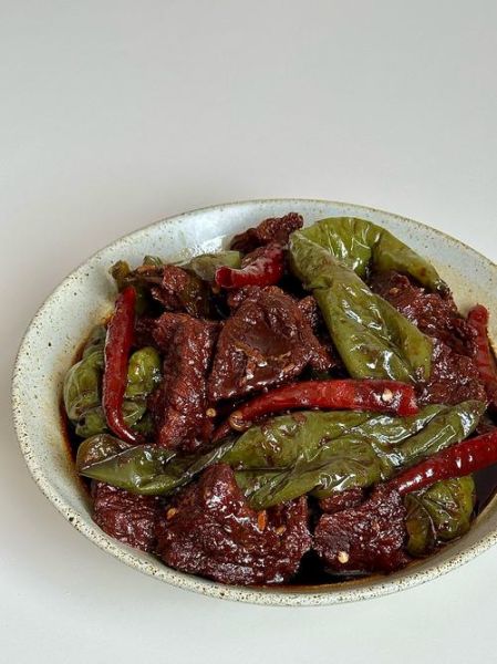 牛肉辣椒酱怎么做_牛肉辣椒酱做法小视频-第1张图片-山城妙识