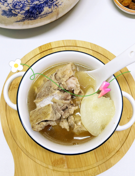 骨头炖萝卜汤的做法_骨头汤怎么炖才白-第1张图片-山城妙识