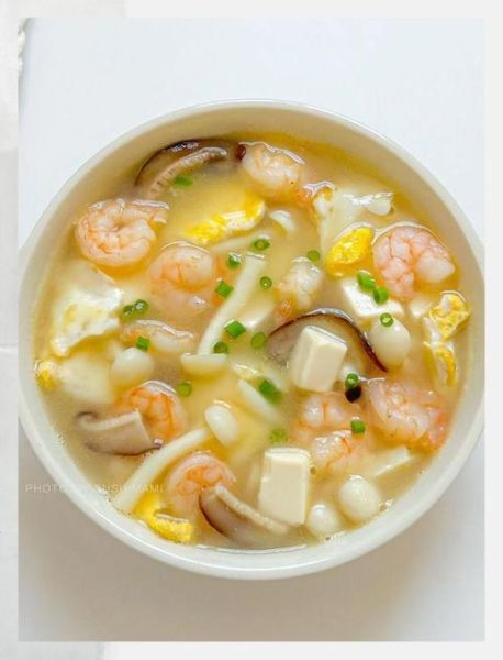 平菇三鲜汤怎么做好喝_平菇三鲜汤的家常做法-第1张图片-山城妙识