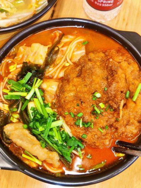 砂锅米线热量是多少_减肥能吃砂锅米线吗-第1张图片-山城妙识