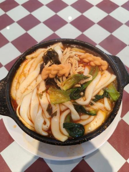 砂锅米线热量是多少_减肥能吃砂锅米线吗-第2张图片-山城妙识