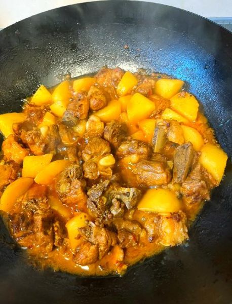 土豆炖排骨怎么做_家常做法简单步骤-第1张图片-山城妙识