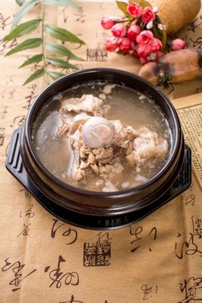 清炖猪大骨头汤怎么做_猪大骨头汤去腥技巧-第3张图片-山城妙识 清炖猪大骨头汤怎么做_猪大骨头汤去腥技巧-第3张图片-山城妙识