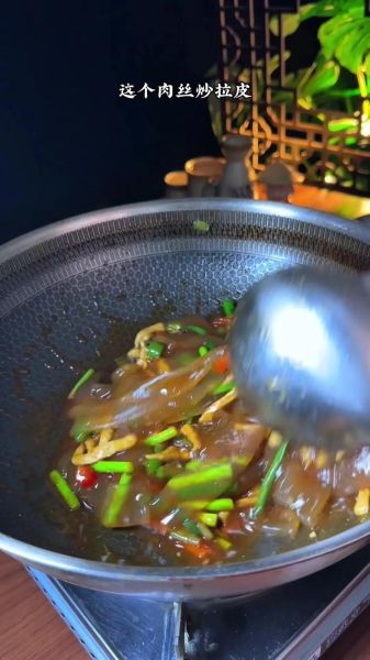 肉丝拉皮怎么做好吃_肉丝拉皮的做法窍门-第2张图片-山城妙识