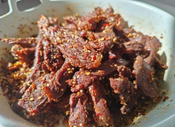生牛肉做牛干巴怎么腌制_风干多久才好吃-第3张图片-山城妙识
