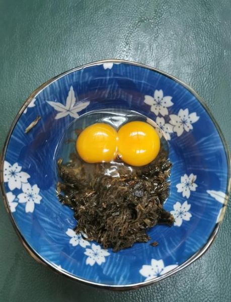 艾叶煮鸡蛋敷宝宝肚子_宝宝肚子胀气怎么办-第3张图片-山城妙识