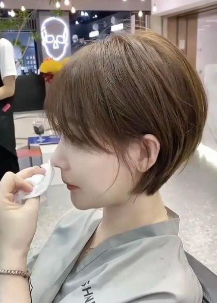 2021最火短发减龄发型_适合圆脸吗-第3张图片-山城妙识