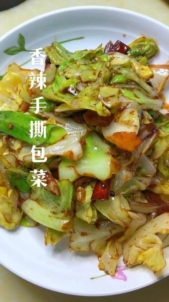 手撕包菜怎么炒好吃_手撕包菜要不要焯水-第1张图片-山城妙识