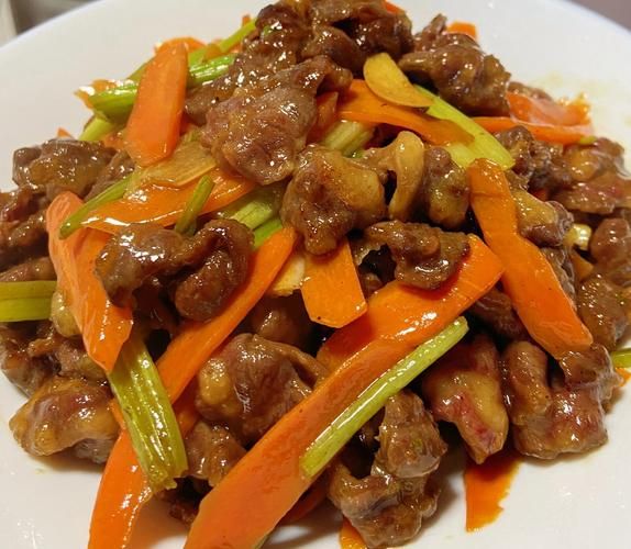 炒蚝油牛肉怎么炒才嫩_蚝油牛肉做法步骤详解-第2张图片-山城妙识