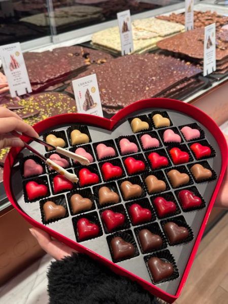 男人送巧克力代表什么_男人送巧克力暗示什么-第2张图片-山城妙识 男人送巧克力代表什么_男人送巧克力暗示什么-第2张图片-山城妙识