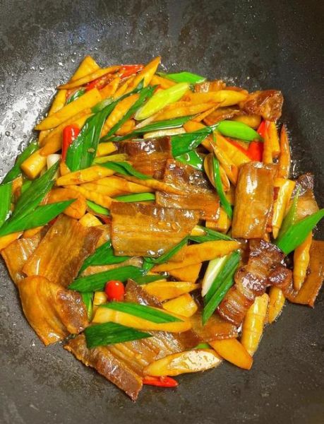 竹笋炒肉是打哪的意思_网络用语出处解析-第1张图片-山城妙识 竹笋炒肉是打哪的意思_网络用语出处解析-第1张图片-山城妙识