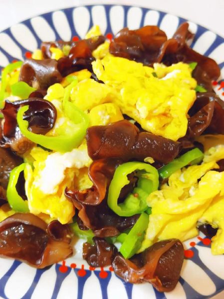 木耳炒鸡蛋怎么炒好吃_木耳炒鸡蛋营养价值-第3张图片-山城妙识