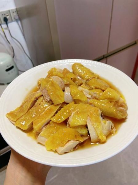 广式清蒸鸡怎么做_清蒸鸡嫩滑不腥的秘诀-第2张图片-山城妙识