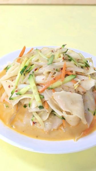 正宗不洗面凉皮怎么做_不洗面凉皮筋道秘诀-第1张图片-山城妙识