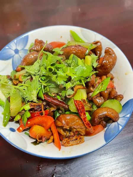 重庆红烧肥肠怎么做_红烧肥肠的配料有哪些-第3张图片-山城妙识