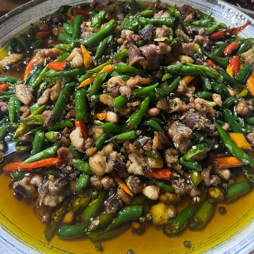 尖椒鸡怎么炒好吃又嫩_尖椒鸡嫩滑秘诀-第2张图片-山城妙识