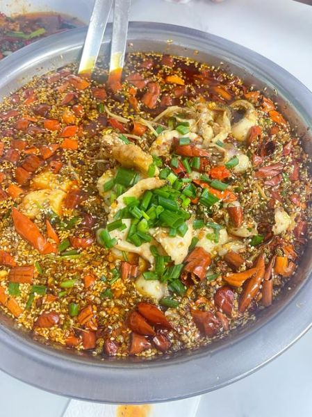 酸菜鱼火锅怎么做_酸菜鱼火锅用什么鱼最好-第3张图片-山城妙识