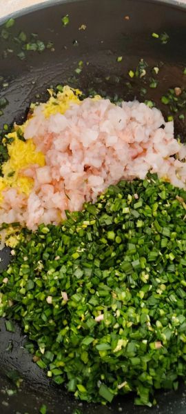 鸡蛋韭菜虾仁饺子馅怎么做_韭菜虾仁饺子馅怎么调好吃-第1张图片-山城妙识 鸡蛋韭菜虾仁饺子馅怎么做_韭菜虾仁饺子馅怎么调好吃-第1张图片-山城妙识