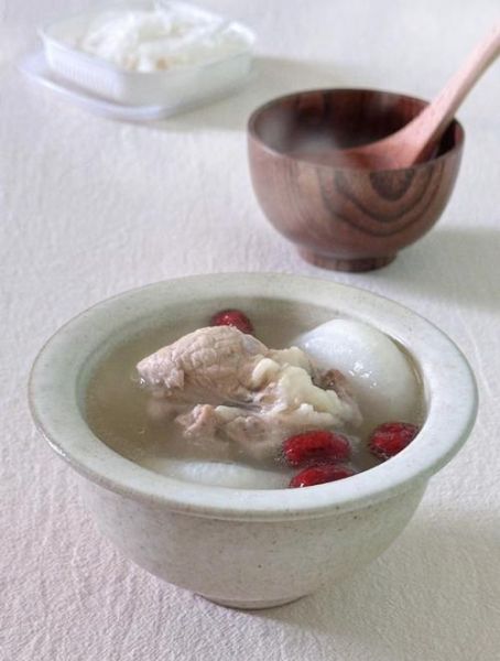 萝卜大骨汤怎么炖好喝_萝卜大骨汤需要焯水吗-第2张图片-山城妙识