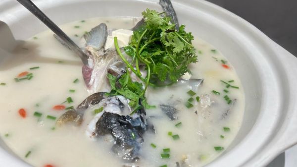 鱼头汤怎么炖好吃_鱼头汤炖多久才入味-第3张图片-山城妙识