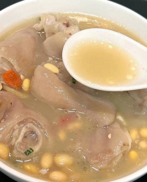 黄豆炖猪蹄的黄豆要泡多久_黄豆泡多久才软烂-第3张图片-山城妙识