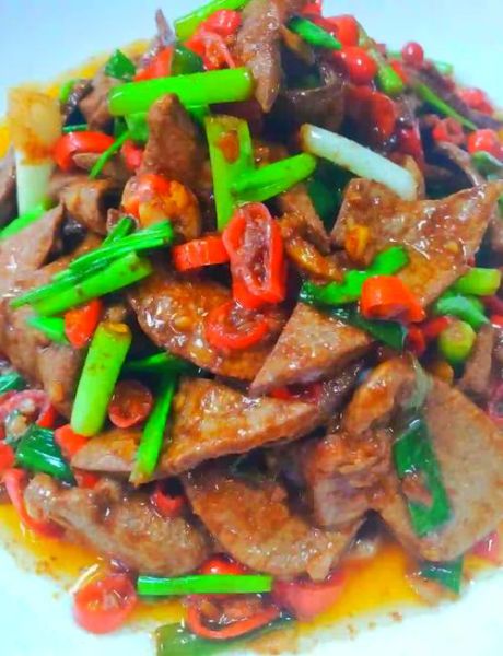 四川炒猪肝嫩又好吃的窍门_猪肝怎么炒才嫩不腥-第1张图片-山城妙识